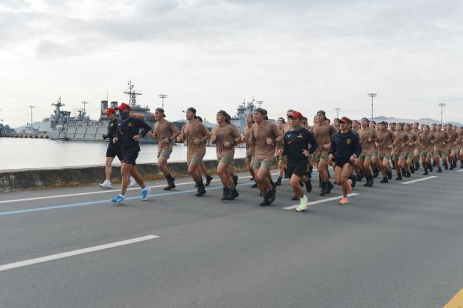 영해 수호 해군 최정예 UDT/SEAL 대원 73명 탄생 - 국방소식 - 해병닷컴